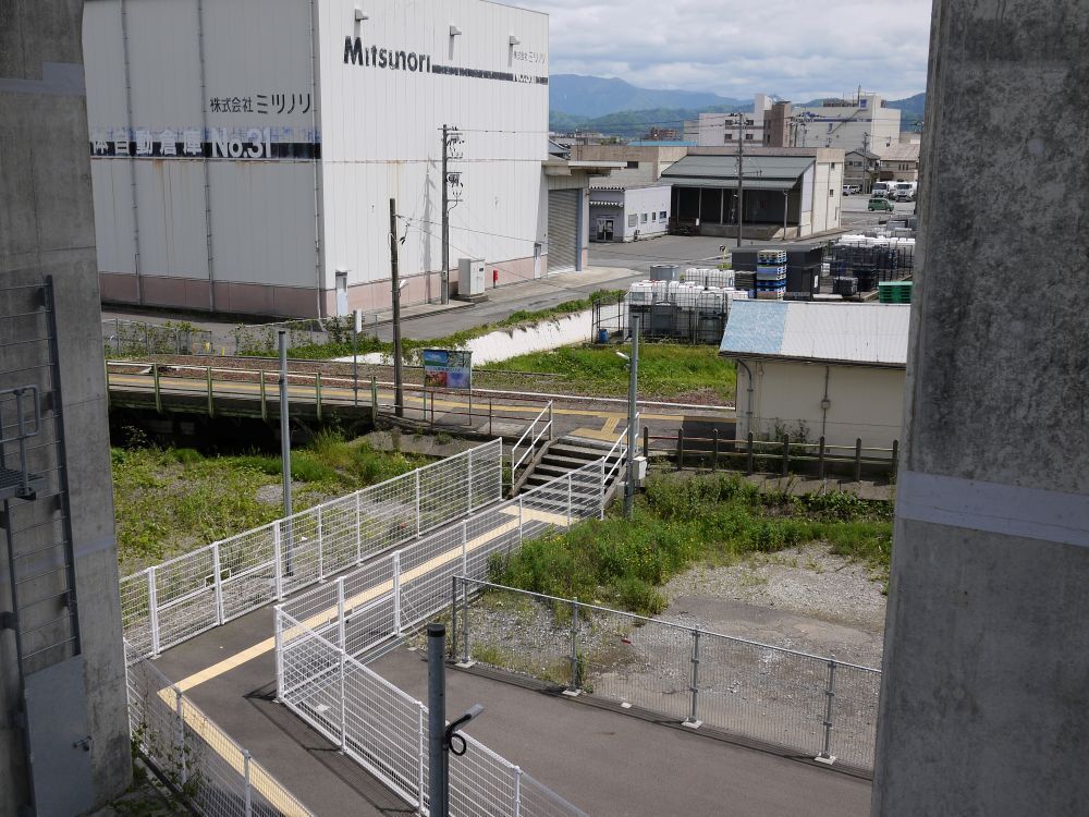 越前花堂: 駅写